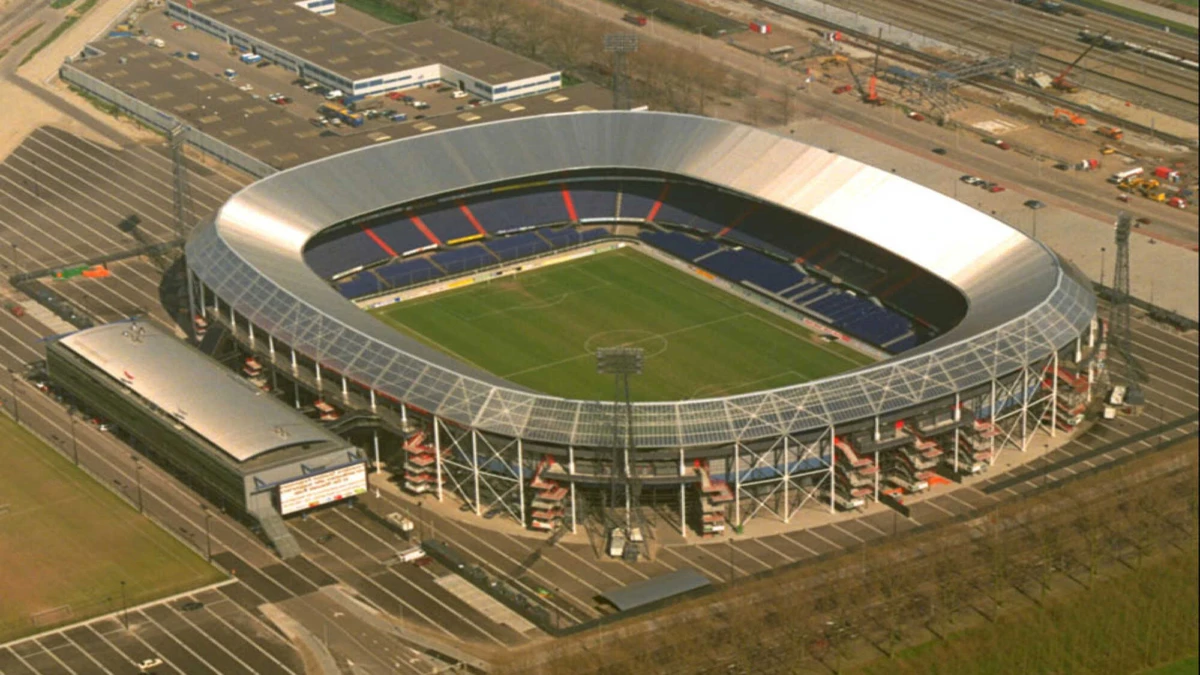 Stadiontour De Kuip: complete gids met tickets, prijzen en insluitsels Stadiontour De Kuip: complete gids met tickets, prijzen en insluitsels